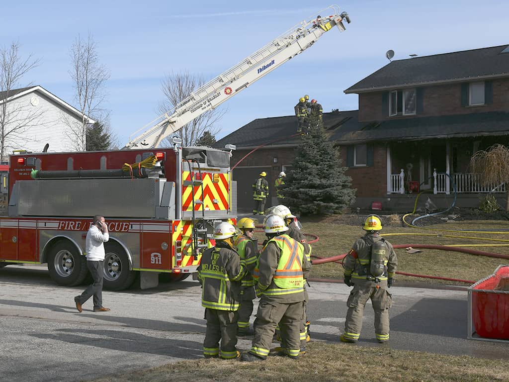 Neighbours leap to action in Linwood