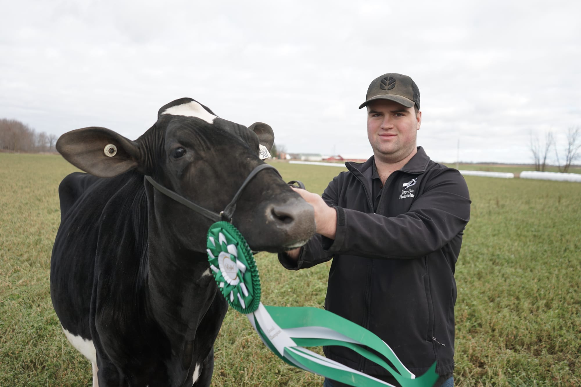 4-H member and his calf get a warm welcome at the Royal