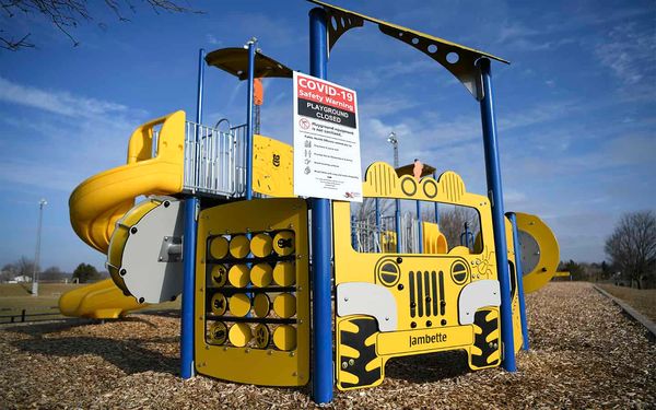 Parks closed, but not everyone respecting social distancing